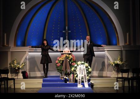 Alexandra Finder als Alina Bergreiter, Markus Gertken als Horst Bohne ...