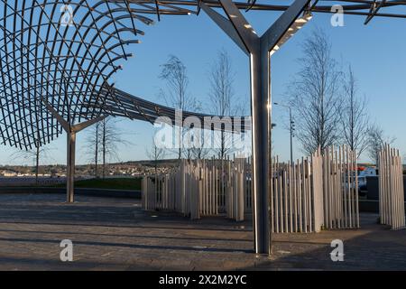 The Tay Whale Sculpture, Dundee Waterfront Stock Photo - Alamy