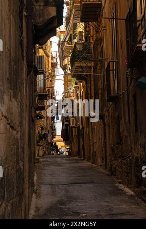 narrow lane in Palermo in Sicily Stock Photo - Alamy
