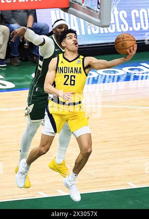 Indiana Pacers guard Ben Sheppard (26) handles the ball ahead of ...