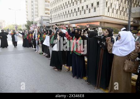 Members of Tehreek-e-Insaf (PTI Women Wing) are holding protest ...