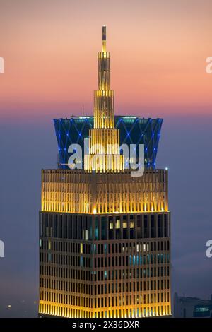 Al Asmakh Tower (IBQ Tower) Modern skyscraper west bay doha Stock Photo ...