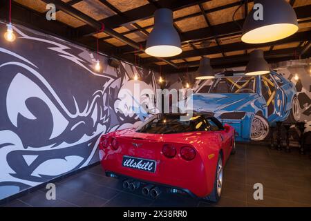 Red and black hookah in the restaurant Stock Photo - Alamy