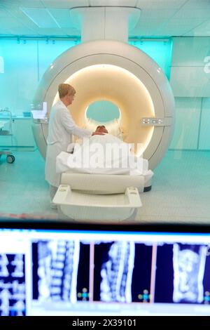 MRI scan, NMR (Nuclear Magnetic Resonance), medical imaging for ...