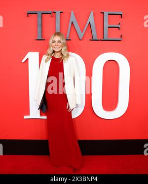 Kelly Ripa arrives on the red carpet at the Netflix's premiere of "A ...
