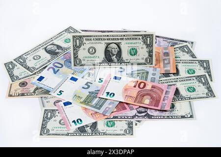 Dollarscheine, Euroscheine, Symbolfoto, Studioaufnahme Stock Photo - Alamy