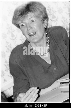 ANN TAYLOR MP LABOUR PARTY 23 December 1994 Stock Photo - Alamy