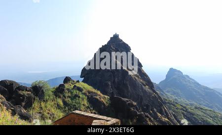 Beautiful View of Girnar Hills and Shri Guru Dattatraya Temple, Girnar ...
