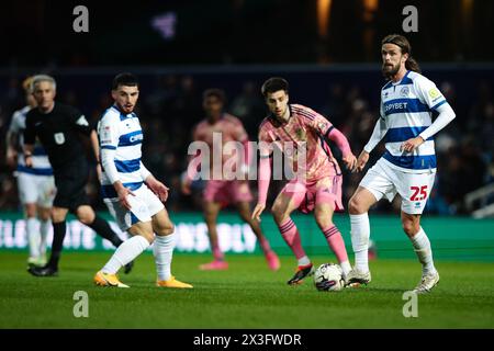 Lucas Andersen of Queens Park Rangers warms up before the Sky Bet ...