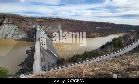 The Mount Morris Dam stands in the flow of the Genesee River within the ...