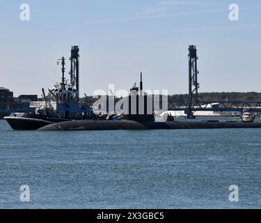 US Navy USS Portsmouth (SSN 707) Commanding Officer, Cmdr. Kevin R ...
