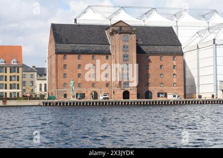 monumental building with brick façade and lake in Copnehagen Stock ...