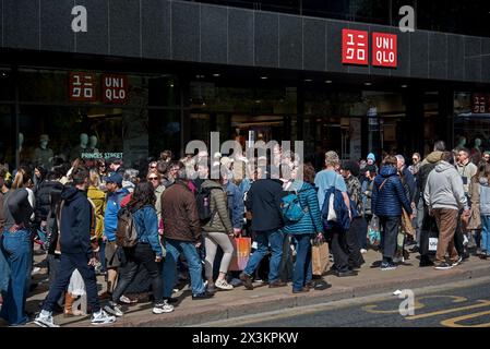 Uniqlo Edinburgh clothing shop Stock Photo - Alamy