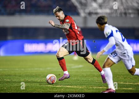 Meizhou Hakka Football Club defeated Wuhan Three Towns Football Club ...