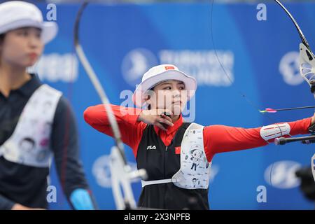 Shanghai, China. 28th Apr, 2024. Gold medalists team China (C), silver ...