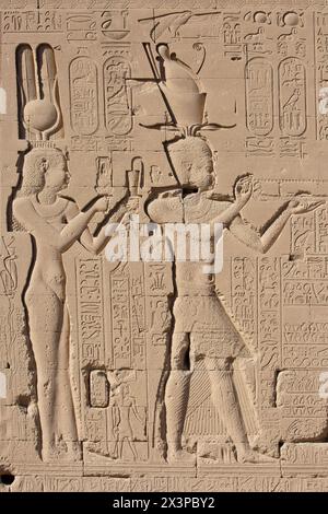 Dendera Cleopatra her son Caesarion son of Julius Caesar Roman Temple ...