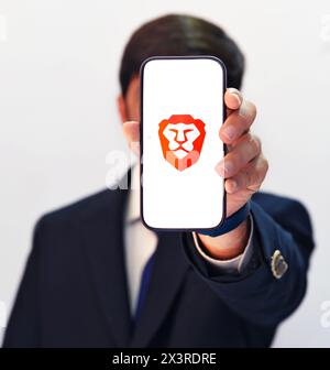 Brave browser Mobile Application on the iPhone 14 Pro max Screen ...