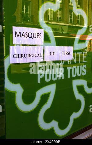 France, storefront during the coronavirus epidemic Stock Photo - Alamy