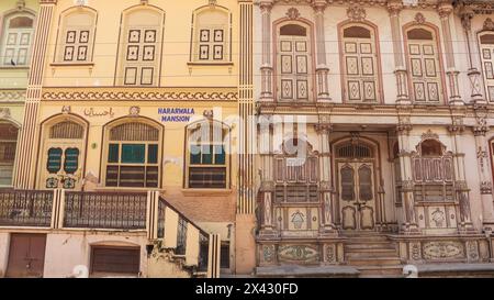 Facade of Old Haveli of Sidhpur, Traditional Mansions, Sidhpur, Gujarat ...