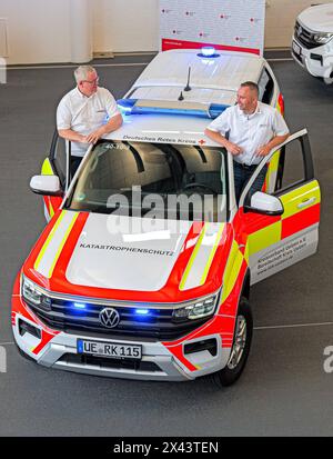 22 VW Amaroks für den Katastrophenschutz Das Deutsche Rote Kreuz ...