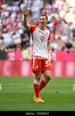 MUNICH, Germany. , . (L-R) 34 Lovro ZVONAREK, 9 Harry KANE, 15 Eric ...
