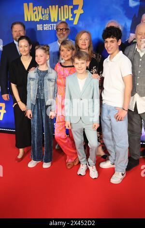 Michael A. Grimm, Lisa-Marie Dickreiter, Klara Nölle, Jimmy Hartwig ...