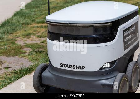 Delivery robot at Palestine protest at UCLA. Credit: Erik Morgan Stock ...