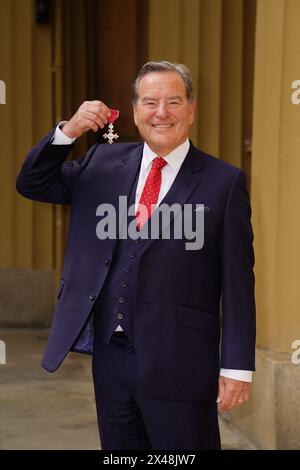 Mr. Robert Stelling (Jeff Stelling), lately Broadcaster, Sky Sports ...