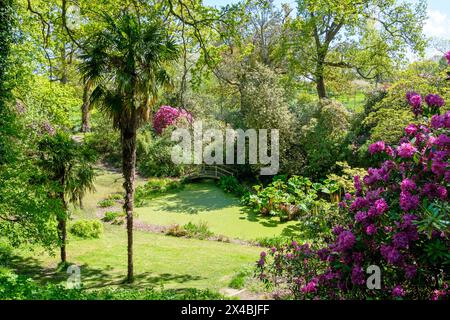 gardens in kent in Spring Stock Photo - Alamy