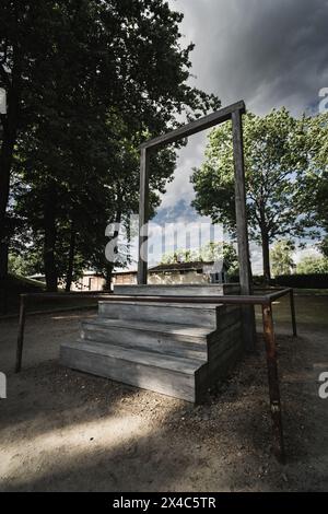 The execution of Auschwitz Commandant Rudolf Höss in 1947. He was ...