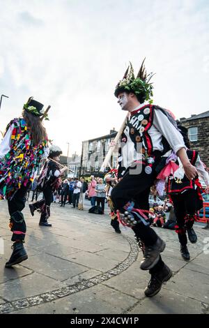 Morris dancing around a Maypole Stock Photo - Alamy