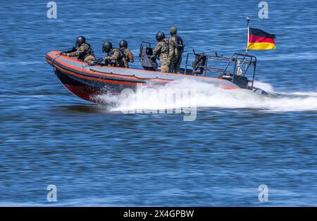 03 May 2024, Mecklenburg-Western Pomerania, Rostock: An A7V Leopard 2 ...