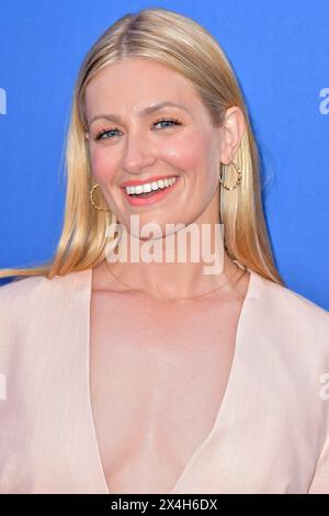 Beth Behrs bei der CBS Fall Schedule Celebration in den Paramount ...