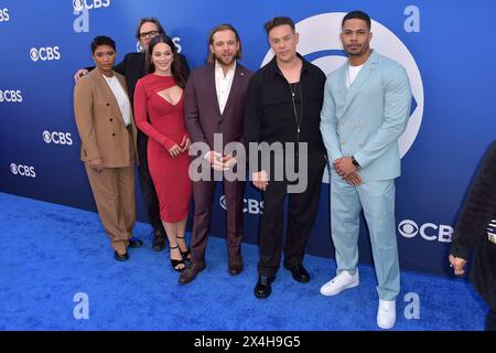 Jules Latimer, Billy Burke, Stephanie Arcila, Max Thieriot, Kevin ...