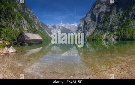 View of Bootshaus am Obersee lake in Berchtesgaden National Park, Upper ...