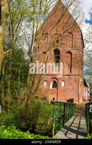 Protestant Reformed Church in Suurhusen, famous leaning church tower ...