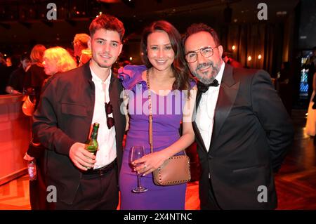 Can Maral, Gast und Adnan Maral bei der 74. Verleihung des Deutschen ...