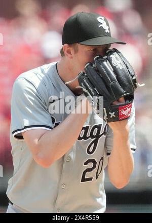St. Louis Cardinals pitcher Erick Fedde delivers against the Chicago ...