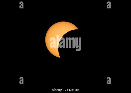 Partial eclipse phase after C1 first contact of the 2024 total solar ...