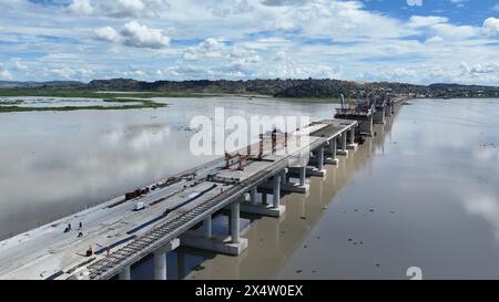 (240505) -- MWANZA, May 5, 2024 (Xinhua) -- An aerial drone photo taken ...
