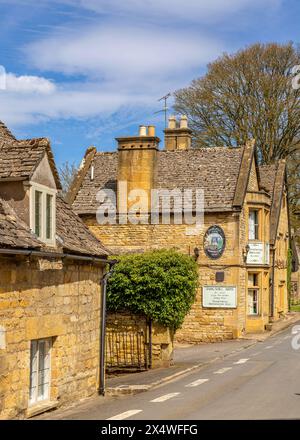pub snowshill village cotswolds england uk Stock Photo - Alamy