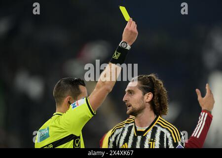 Andrea Colombo referee and Adrien Rabiot of AC Milan during AS Roma vs ...