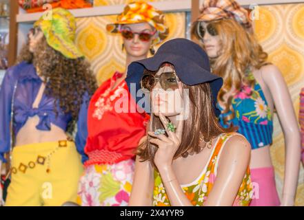 fashion, accessoires, 1970s, shop window dummy, 60s and 70s fashion ...