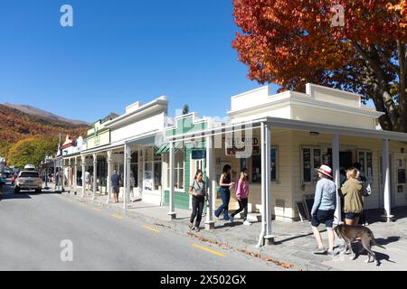 Period shop frontages in autumn, Buckingham Street, Arrowtown, Otago ...