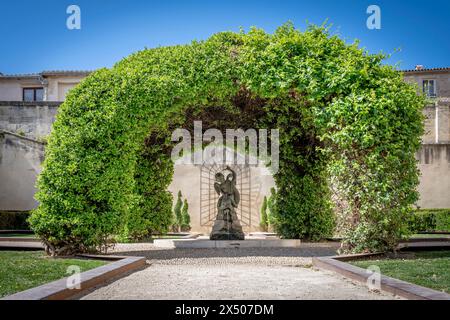 Nîmes - 04 17 2024: View the garden of the Old Nimes Museum Stock Photo ...