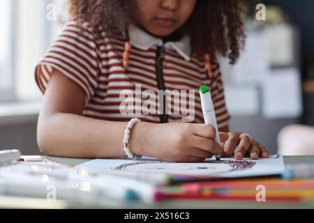 Close up of African American girl using smartphone Stock Photo - Alamy
