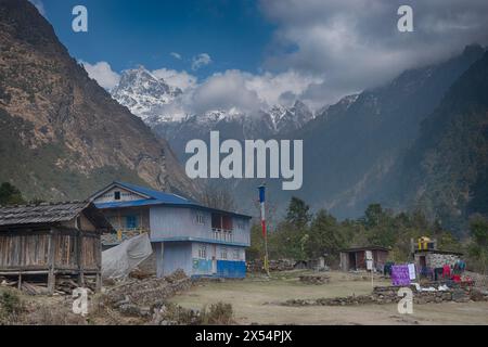 Teahouse trekking to Kangchenjunga (Kanchenjunga) , Gyabla, Nepal Stock ...