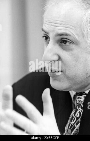 ALEX CARLILE, LIBERAL DEMOCRAT MP, 1997: Alex Carlile, Baron Carlile of ...