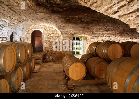 Barrels, L'Obédiencerie, Domaine Laroche, Wine cellar, Chablis, Yonne ...