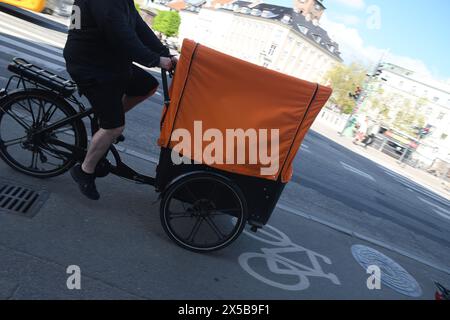 Copenhagen/ Denmark/08 MAY 2024 2024/ Peopson use cargo bicycle in ...